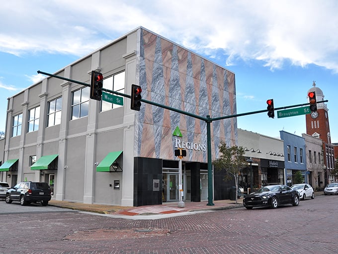 The traffic lights casts a slow vibe on Bainbridge's historic downtown shops. These brick beauties house businesses where prices won't shock your wallet.
