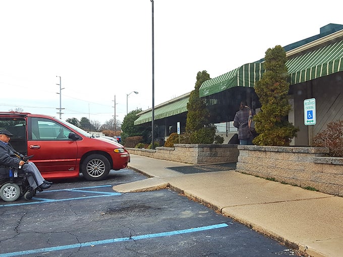 The unassuming exterior of Crossroads Restaurant hides Delaware's best-kept culinary secret. Sometimes the plainest packages hold the tastiest gifts!