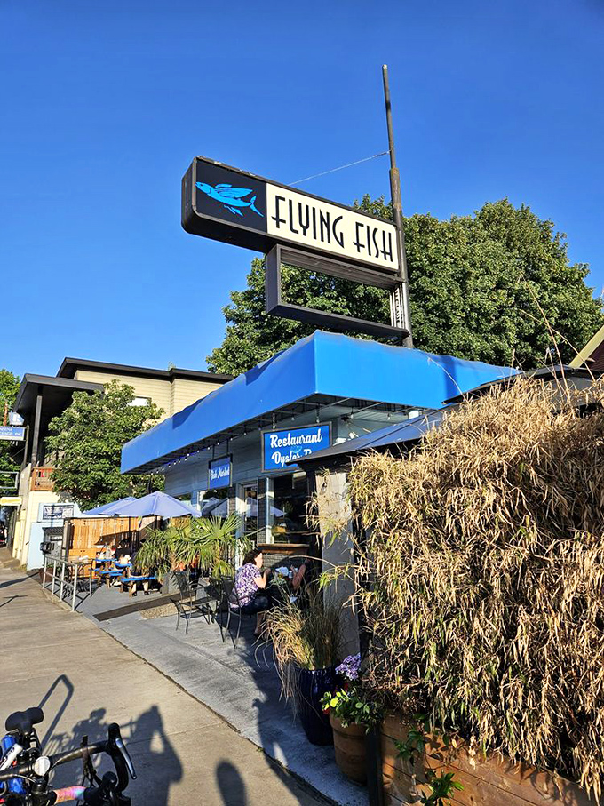 Outdoor seating where Portland's hipsters and old-timers alike gather to worship at the altar of perfectly prepared seafood.