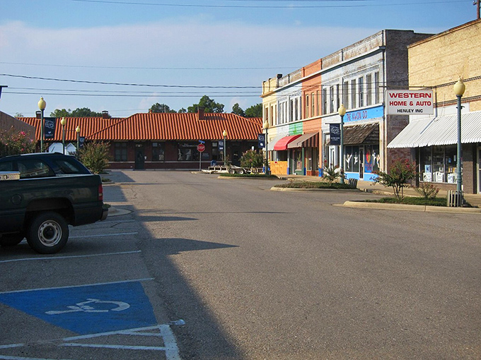 Hope’s quiet streets offer natural cooling and postcard-worthy walks for retirees.