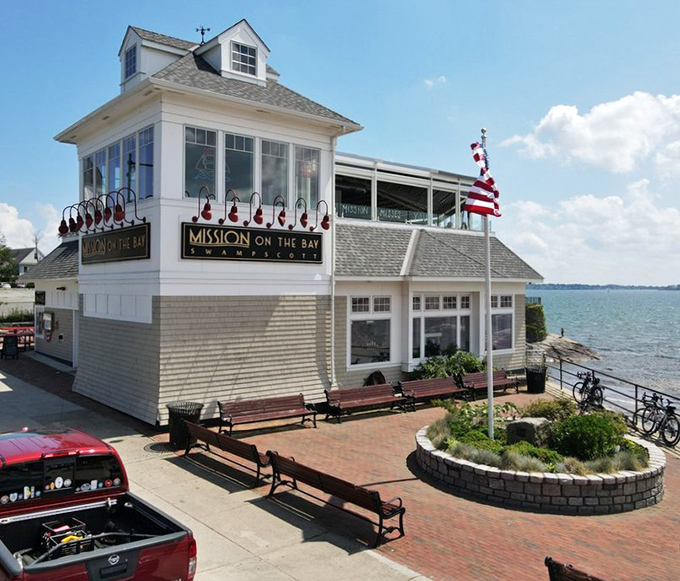 Seaside elegance without pretension. Mission on the Bay lets you feast with your eyes first, then your stomach.