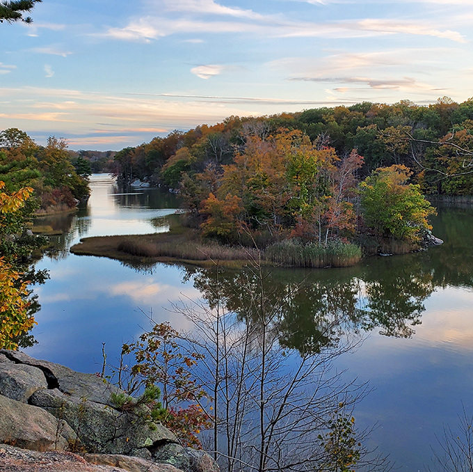 Fall in Connecticut isn't just a season, it's a masterpiece&mdash;where water mirrors foliage and nature shows off like it's auditioning for a calendar cover.
