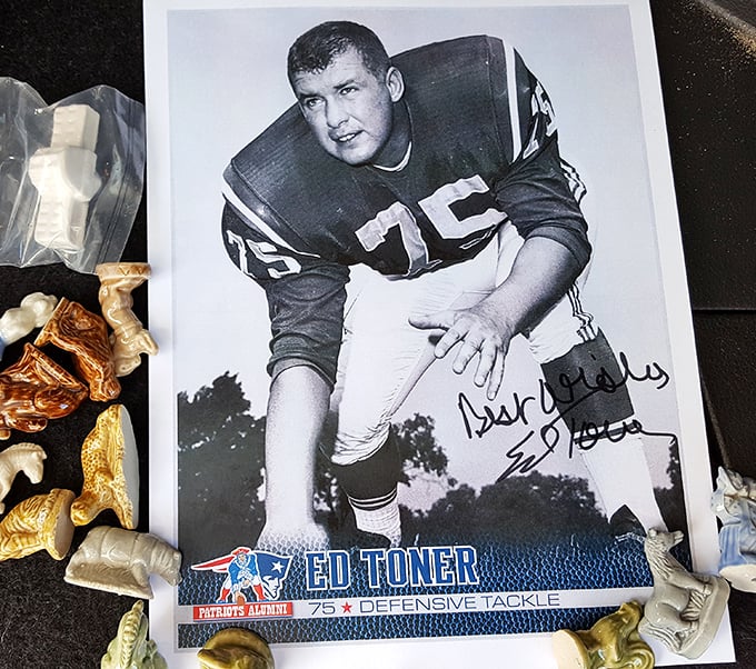 Sports memorabilia that transports fans back in time &ndash; this signed Patriots photo might be someone's touchdown find of the day.