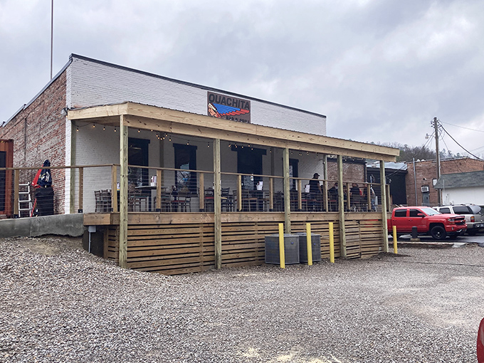 Ouachita's rustic wooden deck is where BBQ dreams come true. Nothing beats enjoying smoky perfection while soaking up that fresh Arkansas air!