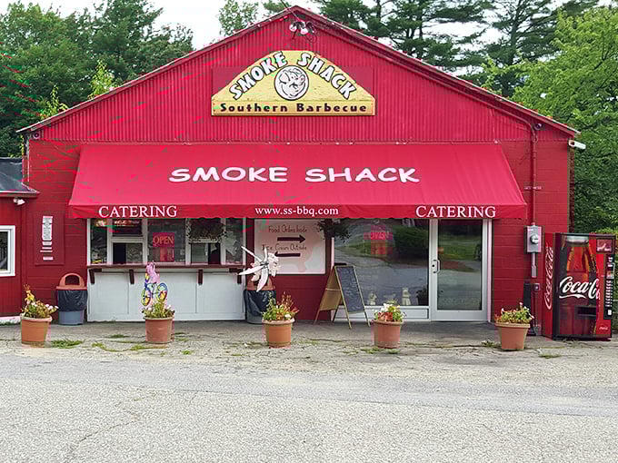The Smoke Shack's cherry-red exterior practically shouts "BBQ HAPPENS HERE!" Like a barn that found its true calling in life.