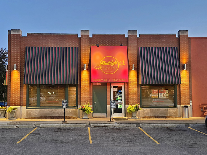 No need for fancy frills when your pizza game is this strong. The sign says it all – pizza, bar, grill. What more could you want?