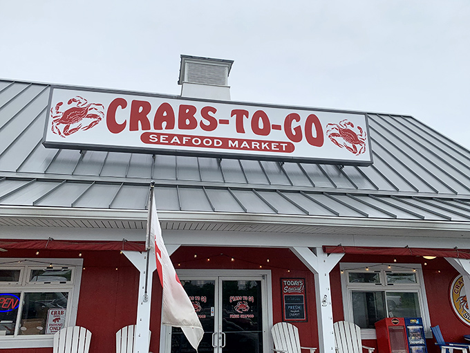 When a place puts "CRABS" in giant letters on the roof, they're making a promise they intend to keep.