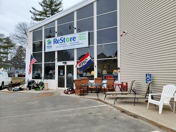 Outdoor furniture display that screams "summer in Maine" – this ReStore knows how to tempt passing DIYers with patio possibilities.