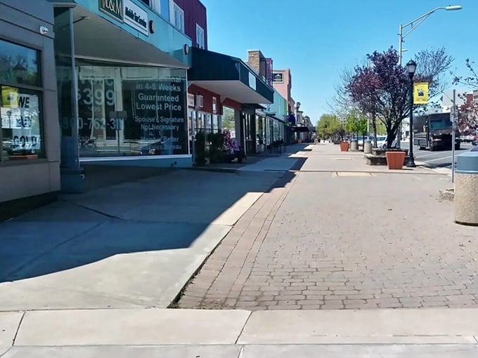 Small-town charm abounds on Vineland's commercial streets, where shops maintain the personal touch missing in big cities.