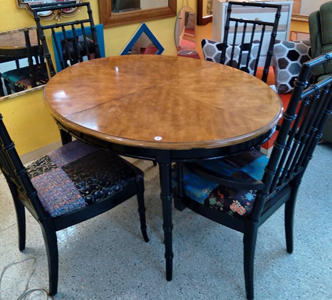 This dining set has hosted more family dinners than Thanksgiving at Downton Abbey, just waiting for its next chapter of memorable meals.