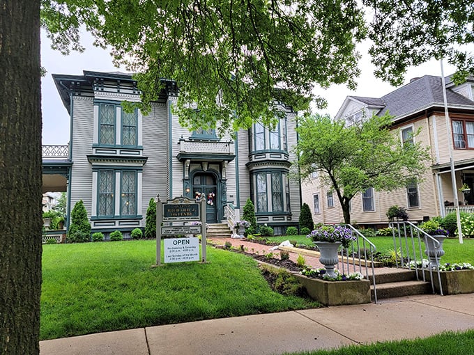 The Oglesby Mansion showcases Victorian splendor with its mint-green facade and ornate details—architectural eye candy that would make any history buff swoon.