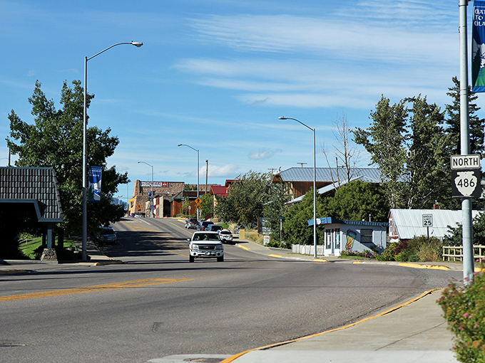 Main Street simplicity with mountain drama as the backdrop &ndash; small town America doesn't get more picturesque.