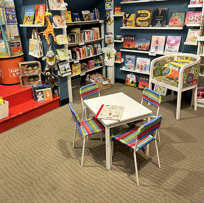 Tiny chairs for tiny readers create the perfect spot for literary discoveries. This kids' corner understands that readers are made, not born.