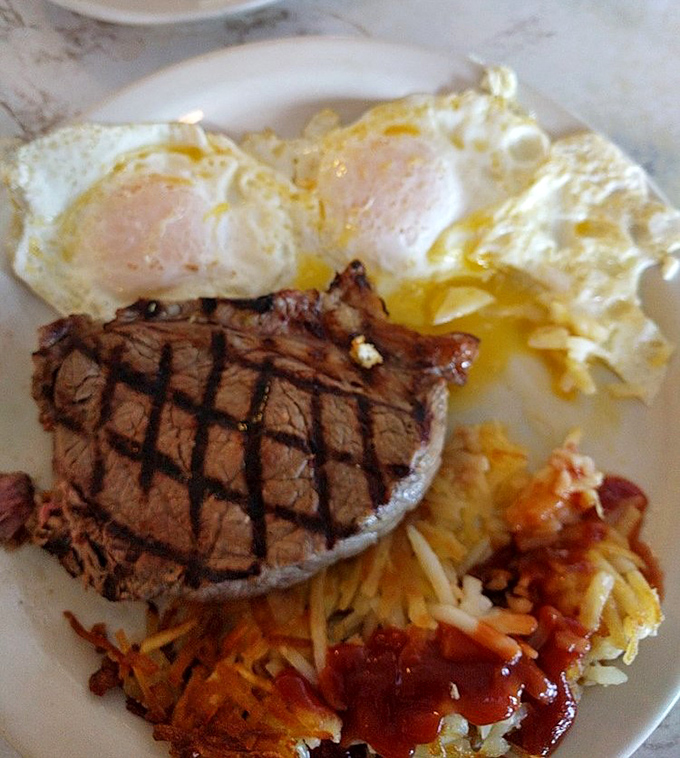 That beautiful crosshatch char on the steak says everything you need to know about Brownie's commitment to proper grill mastery.