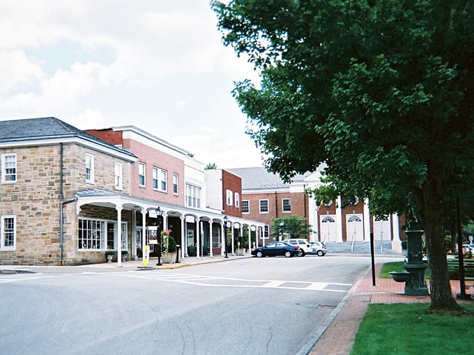 Ligonier's town square looks like it jumped straight out of a 1950s postcard. Some places just know how to keep the good stuff.