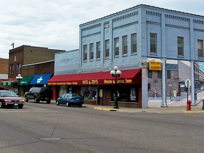 Little Falls' charming downtown invites exploration along the Mississippi. Where history and small-town living blend seamlessly.