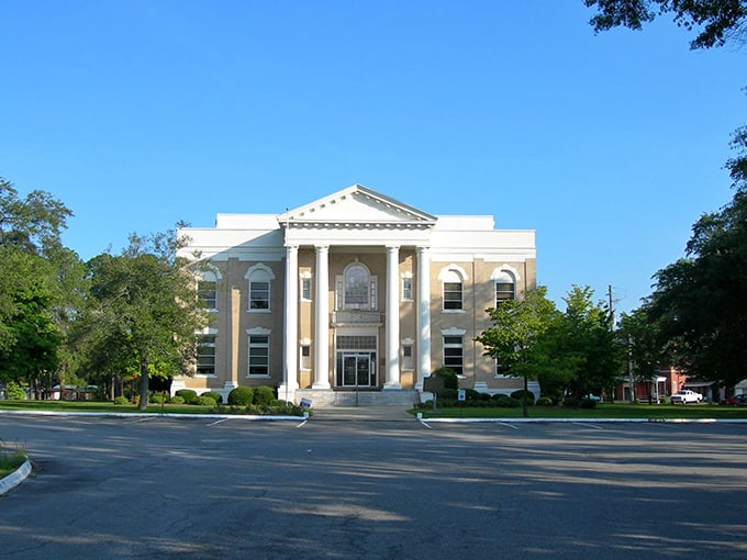 A bank building anchors Eastman's quiet downtown intersection. Financial institutions here understand the needs of retirees on fixed incomes.