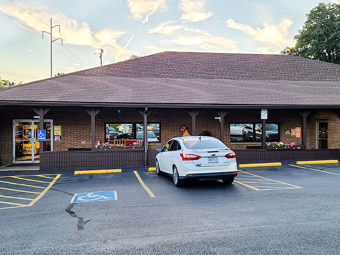As the sun sets, Hopocan Gardens transforms into a cozy haven where fried chicken dreams come true.