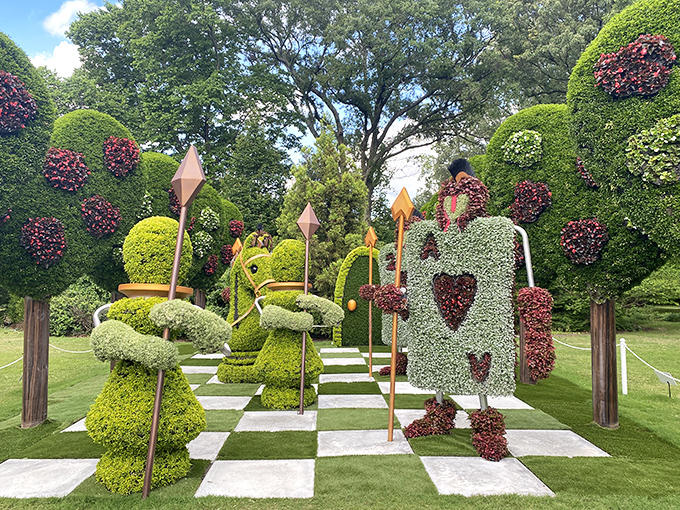 Memphis Botanic Garden's Alice in Wonderland-inspired topiary chess set proves that plants can have more fun than your average shrub.