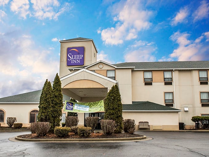 The Sleep Inn provides a comfortable basecamp for Bolivar adventures—because even intrepid small-town explorers need a decent pillow at day's end.