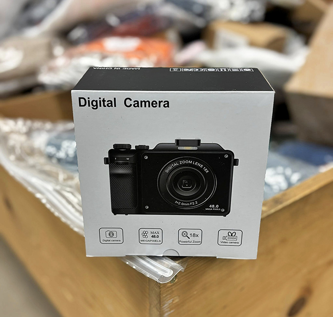 Digital memories at analog prices. Someone's going to score this camera and suddenly become the family's designated photographer.