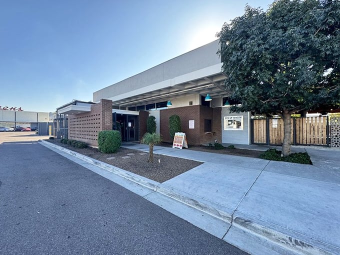 Desert-chic meets smoke mastery. This modern BBQ haven has locals lining up for brisket bliss.