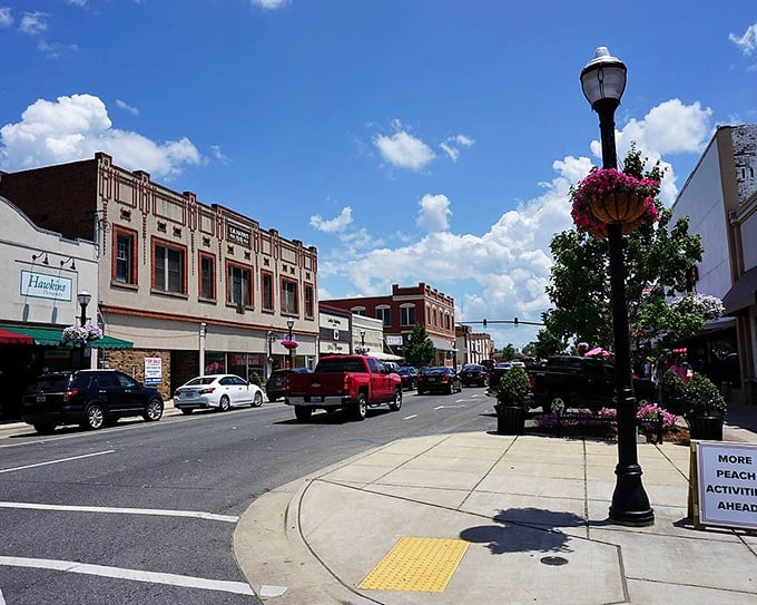 Ruston's charming main street feels like stepping into a Norman Rockwell painting. Small-town perfection with prices to match!