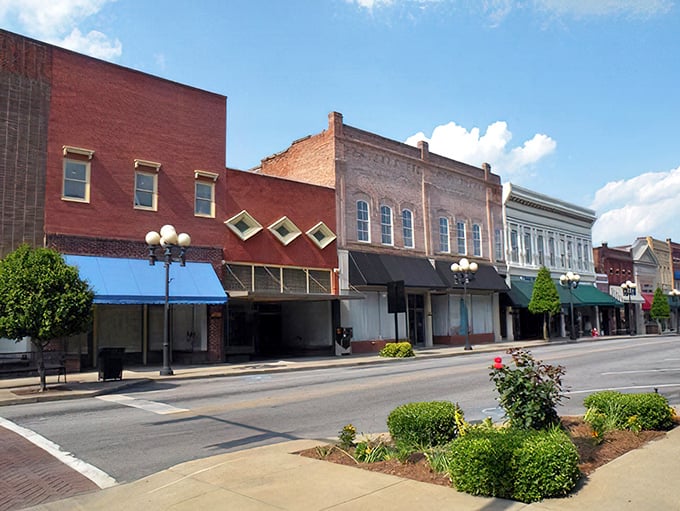 Union's classic Main Street looks like it was plucked from a 1950s postcard, complete with friendly faces and prices that won't shock your wallet.
