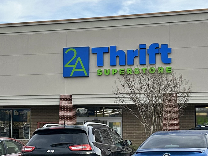 Busy parking lots are always the best sign of a thrift store worth visiting.