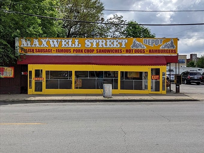 No frills, all flavor&mdash;Maxwell Street Depot's simple building houses late-night seafood treasures worth setting an alarm for.