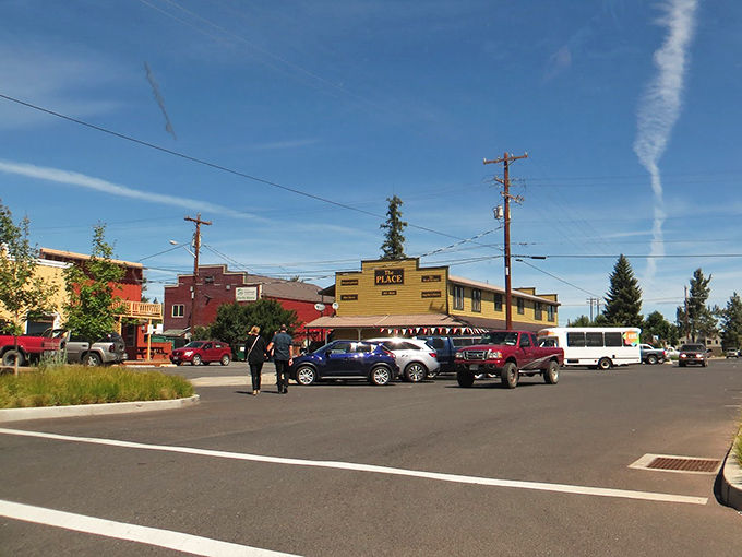 Downtown Sisters buzzes with small-town energy where locals chat across the street and no one's in a hurry to be anywhere else.