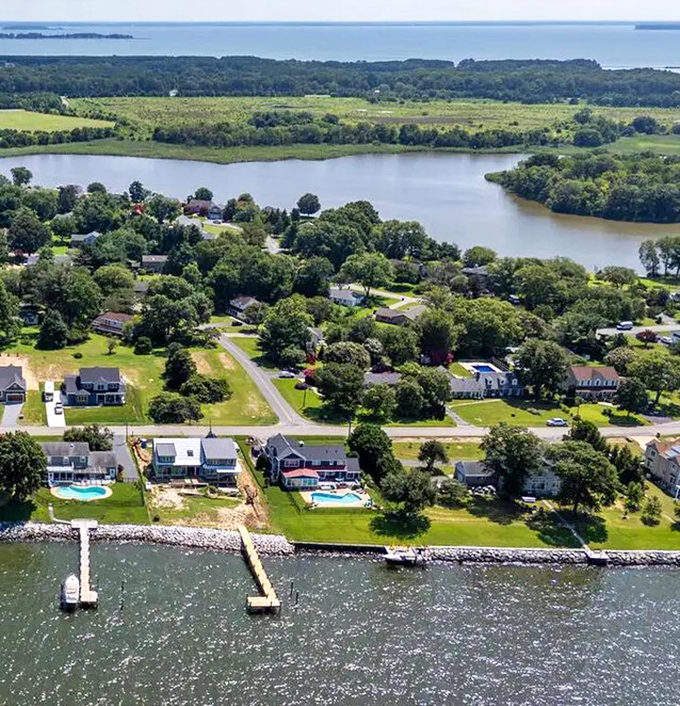 Where land meets water in perfect harmony. Stevensville's waterfront homes and peaceful inlets create the kind of view that makes Monday meetings seem very far away.