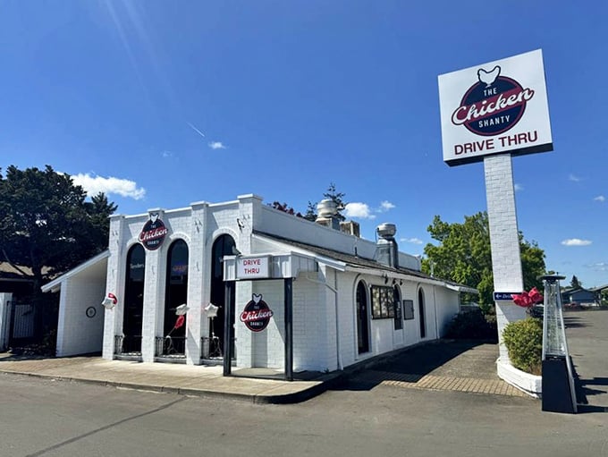 Simple, straightforward, and focused on what matters. The Chicken Shanty knows chicken is the star, not architecture.