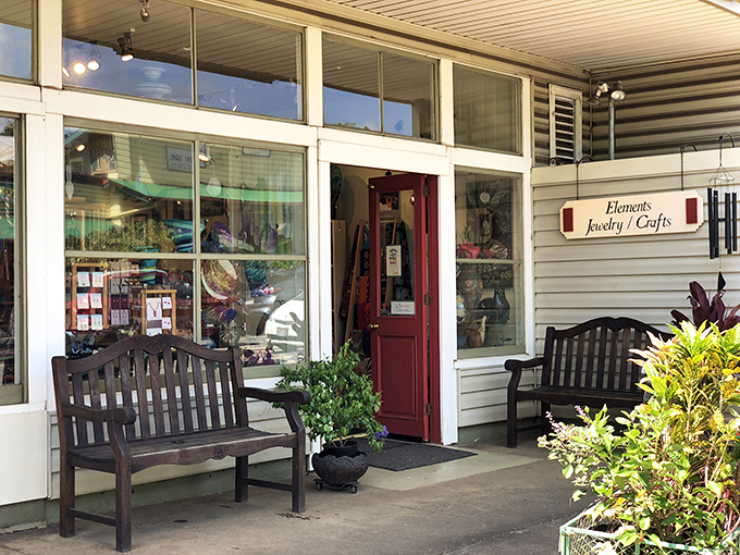 At Elements Jewelry & Crafts, local artisans transform Hawaii's natural beauty into wearable treasures&mdash;proof that the best souvenirs aren't mass-produced.