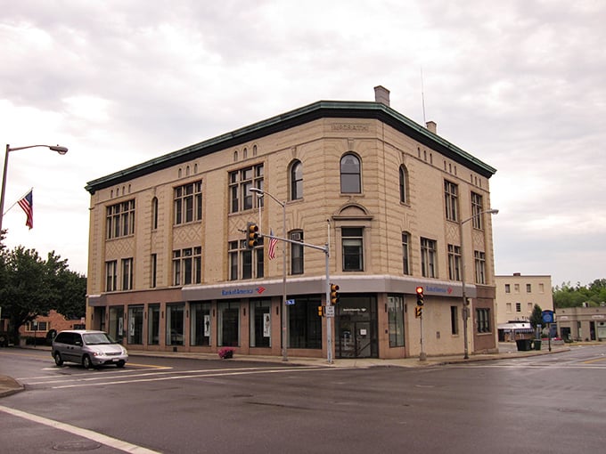 This historic building anchors downtown with the quiet dignity of someone who's seen it all but isn't about to brag about it.