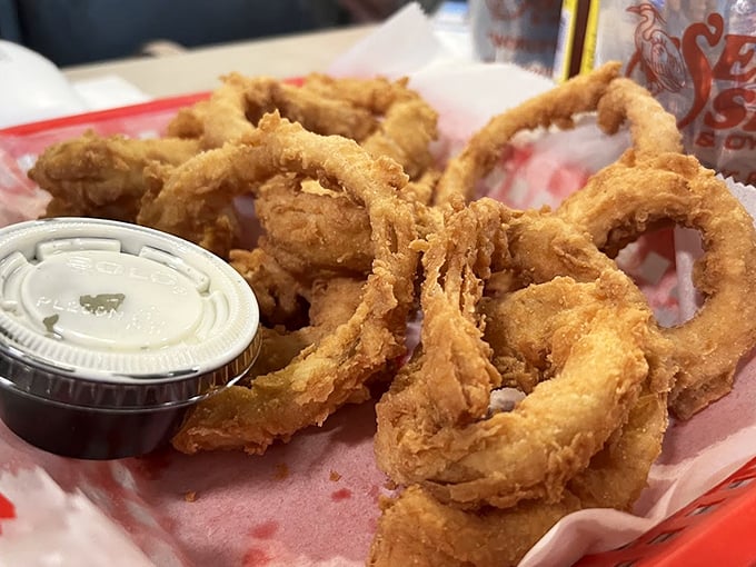 Onion rings with the structural integrity of Olympic gold medals and twice the satisfaction. The perfect companion for seafood or simply on their own.