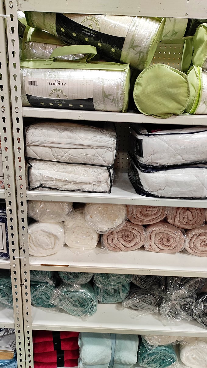 Fresh linens and bedding at prices that won't keep you up at night. Sweet dreams without the department store markup.