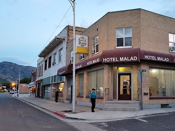As evening settles on Hotel Malad, you can almost hear the whispers of travelers who found refuge here long before Airbnb was a thing.