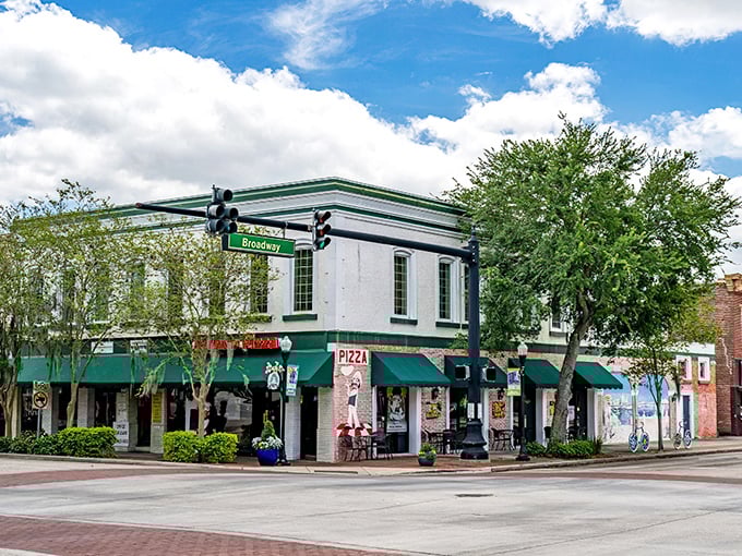 Bartow's historic downtown square looks like a movie set, but the affordable living is the real star for budget-conscious retirees.