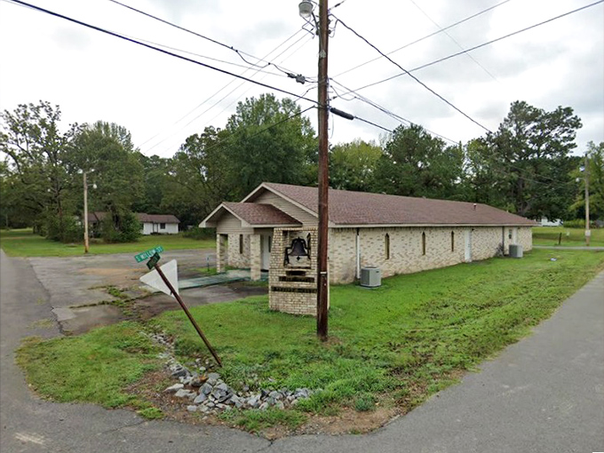 This peaceful Carthage scene shows how rural retirement can mean maximum comfort, minimum expense.