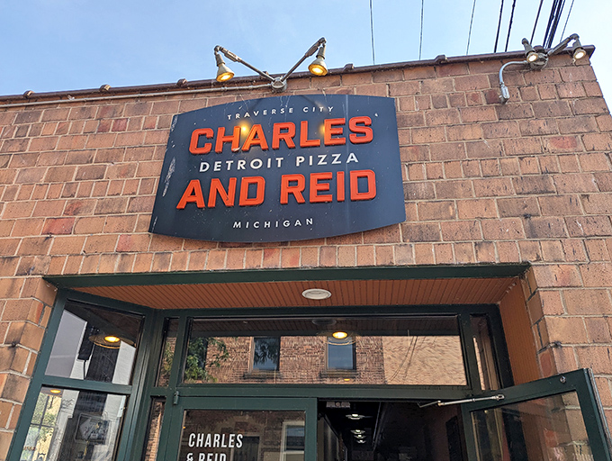 When a pizza place looks this inviting from the outside, you know they're confident about what's happening in their ovens.