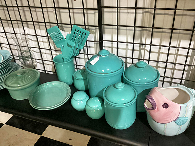 Retro turquoise kitchenware that makes even microwave meals feel like a 1950s dinner party. Martha Stewart would fight you for this collection.