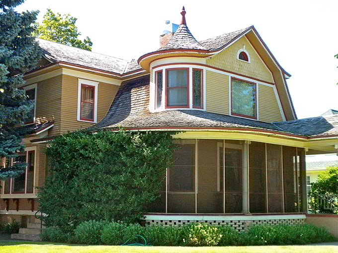 The Ernest A. Calling House showcases Victorian elegance that would make any architecture buff swoon.