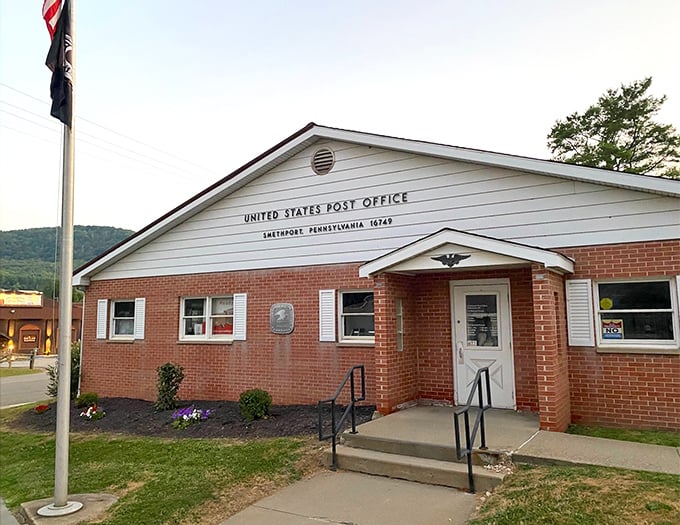 Even Smethport's post office has that "we take our civic buildings seriously" vibe that's increasingly rare in our strip-mall world.