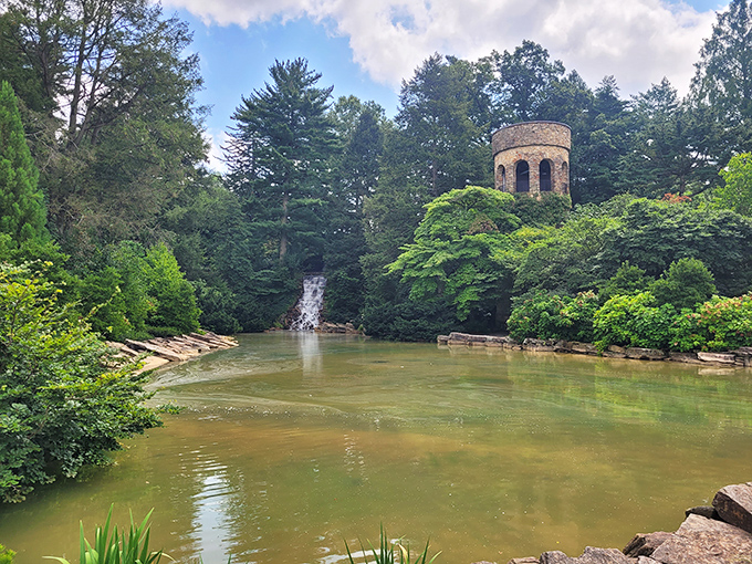 The perfect marriage of architecture and nature—a stone tower overlooking cascading waters. Romantic enough to make you propose, even if you're already married.