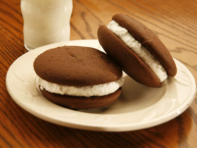 Whoopie pies: Pennsylvania's gift to snack time, sandwiching cream filling between cake-like cookies with zero apologies.