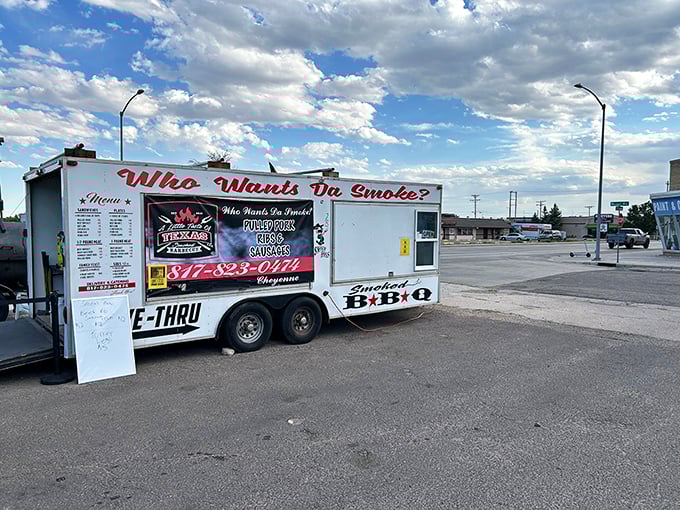 "Who Wants Da Smoke?" isn't just a question&mdash;it's an invitation to some of Wyoming's most mobile deliciousness.