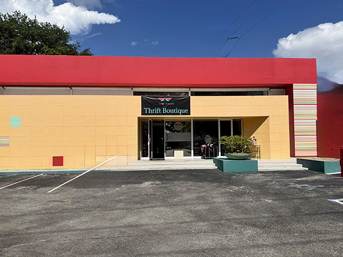 Dragonfly Thrift Boutique's colorful fa&ccedil;ade matches its creative approach to second-hand shopping and home furnishing.