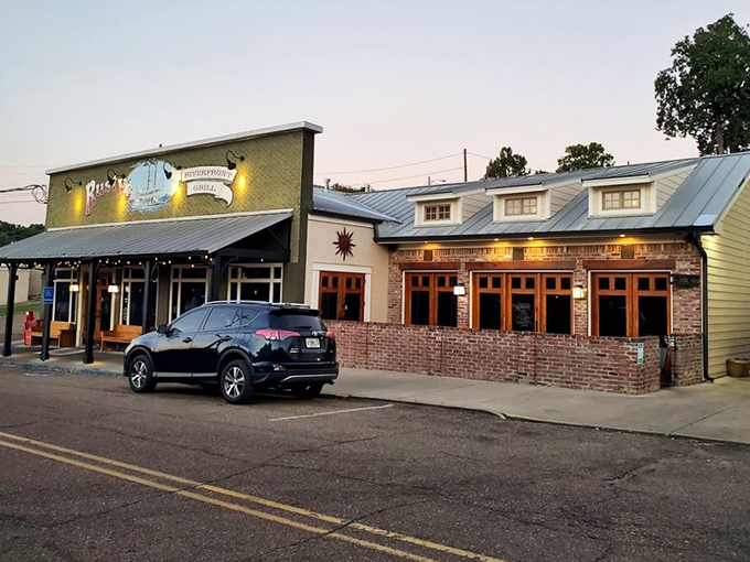 Rusty's brick fa&ccedil;ade holds secrets of riverfront dining that locals have treasured for years.