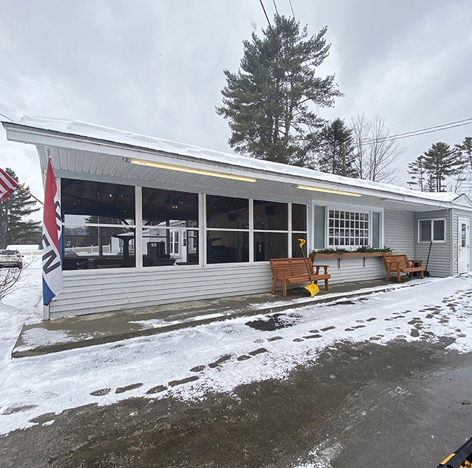 Winter can't stop the comfort food magic at Grandma's Kitchen. This snow-dusted diner promises warmth by the plateful when New Hampshire gets chilly.
